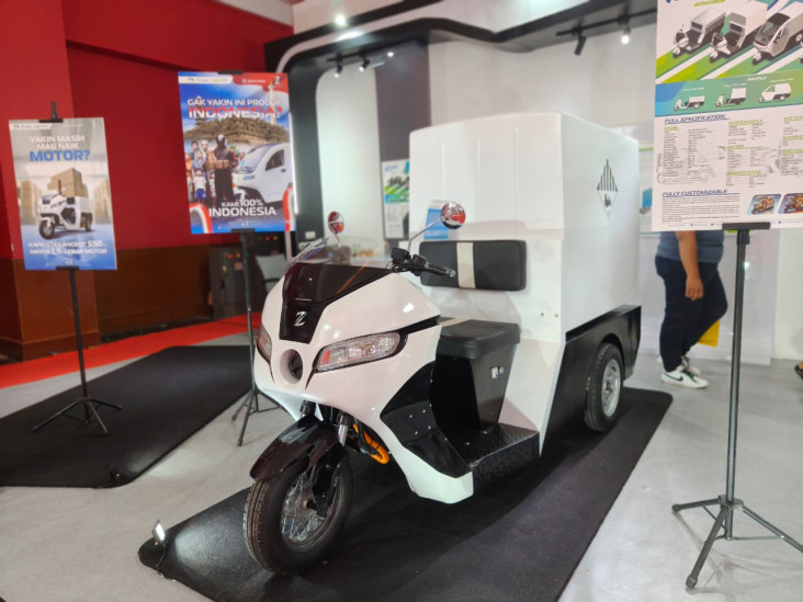 Motor Listrik Roda 3 Buatan Indonesia Hadir di area IIMS 2025 – Daily ...